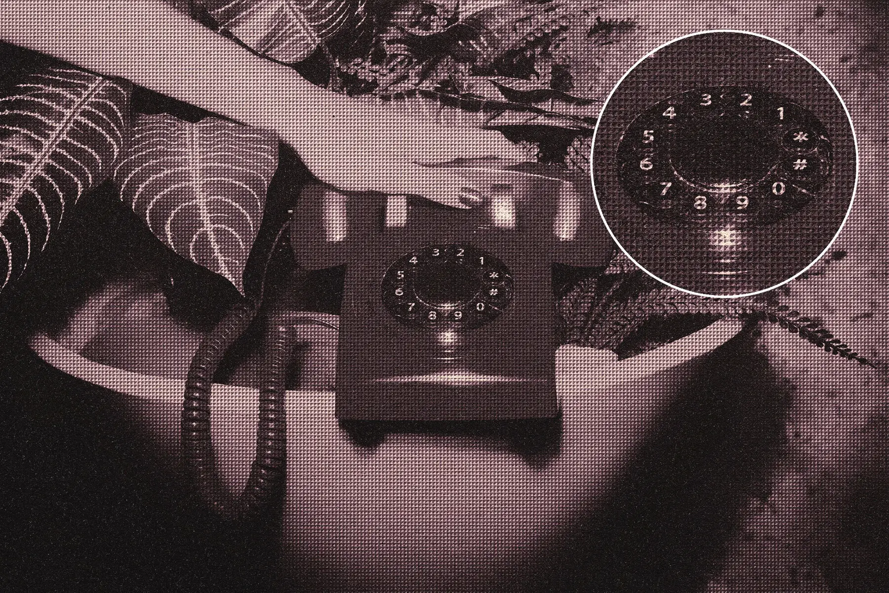 Old Vintage Halftone Photo Effect Font - FontPath