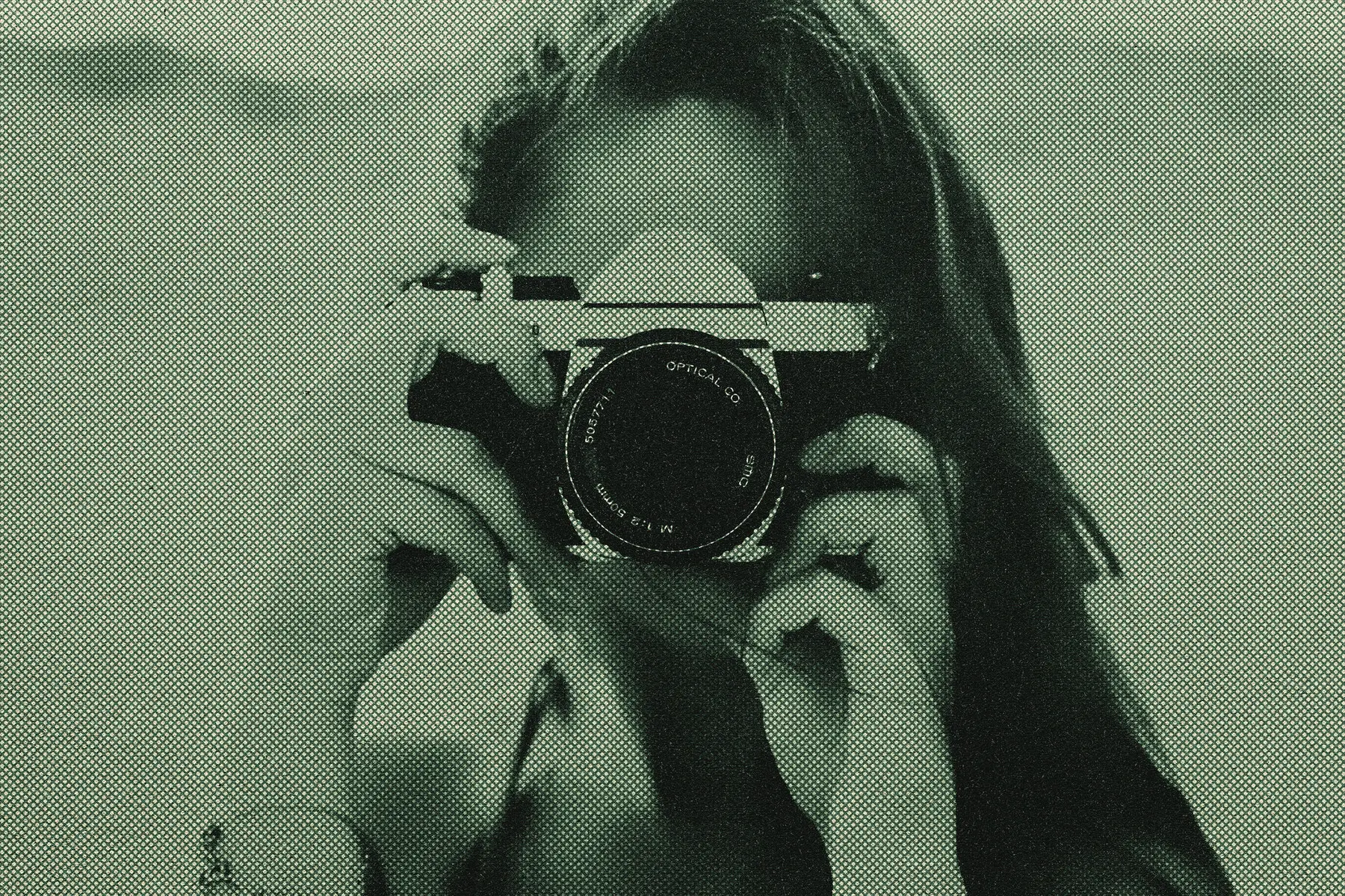 Old Vintage Halftone Photo Effect Font - FontPath