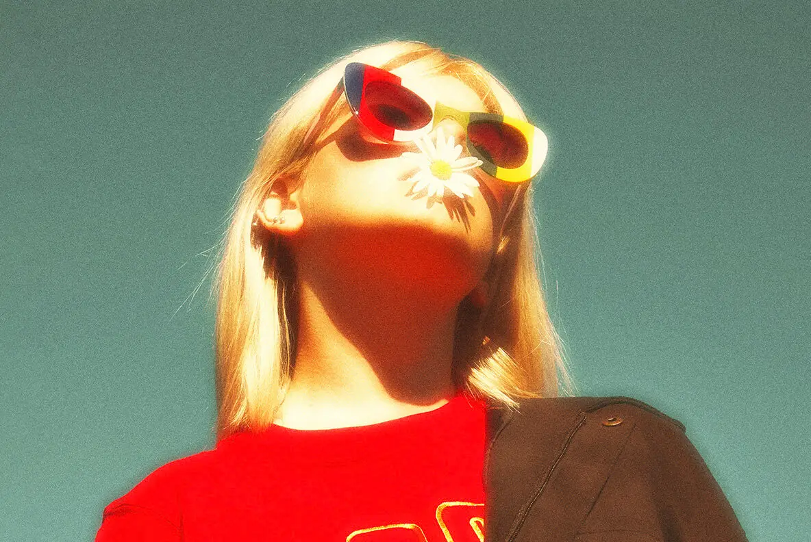80s Retro Catalog Effect - YouWorkForThem