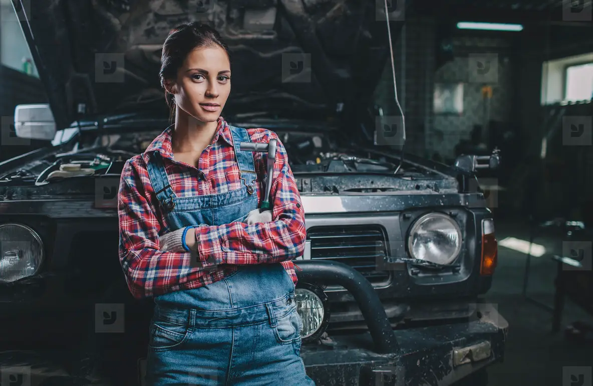 Young Female Mechanic 06 Photo (116333) - YouWorkForThem