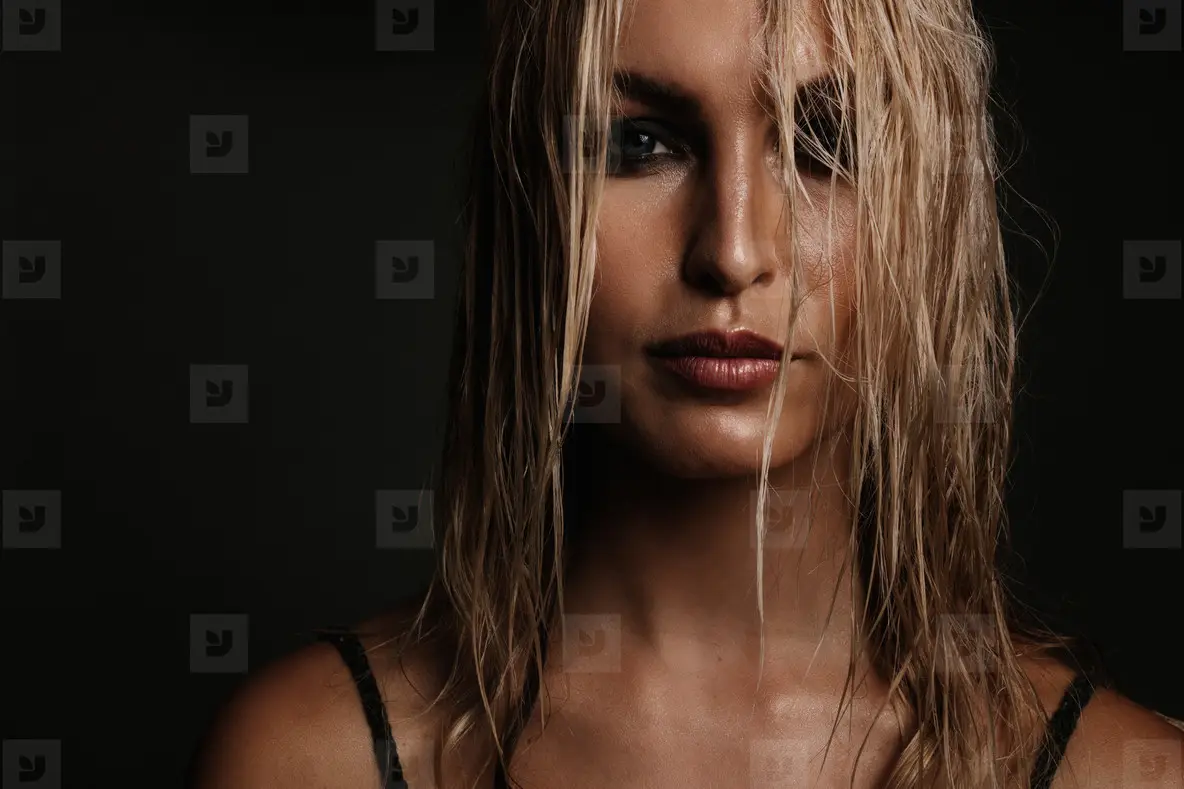 Beautiful Young Woman With Smokey Look Photo (125129) - YouWorkForThem