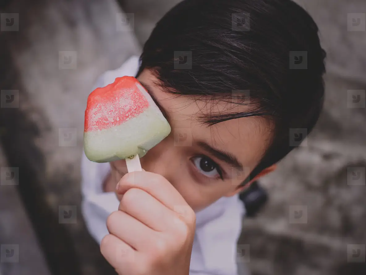 Ice Cream Pose Photo (133448) - YouWorkForThem
