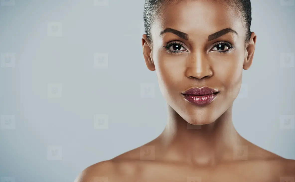 Close Up Of Gorgeous Woman Over Gray Background Photo (136684 ...