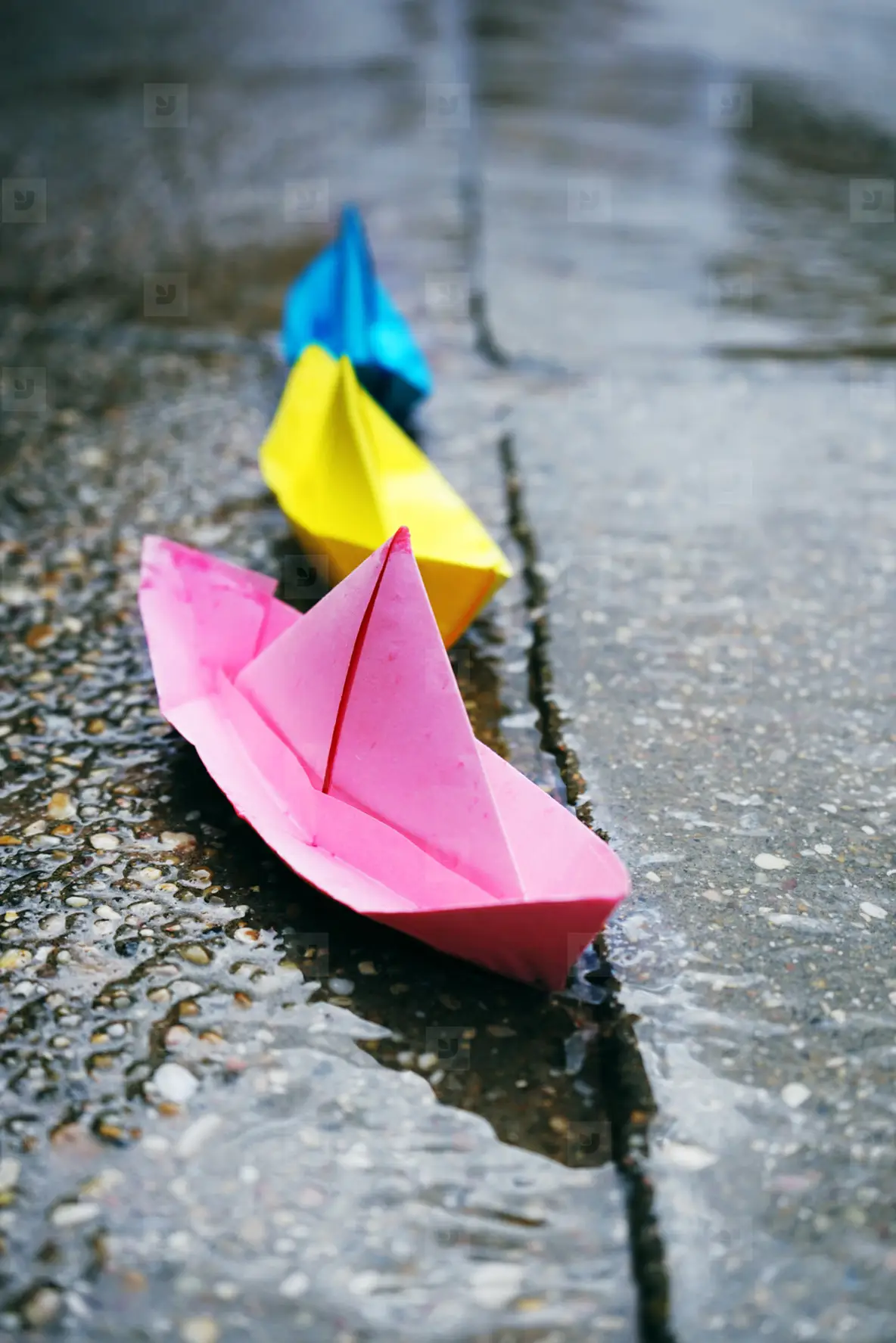 Color Paper Boats Photo (141020) - YouWorkForThem