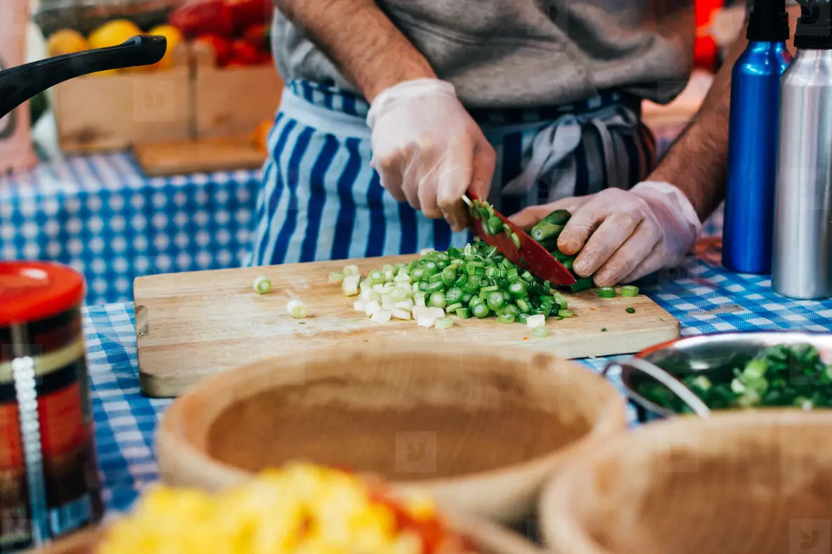 Cutting Spring Onion Photo (167704) - YouWorkForThem