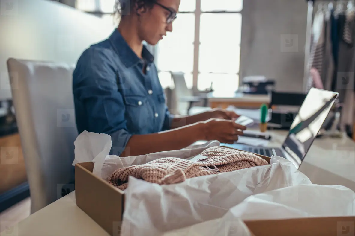 Online Selling Office Photo (173521) - YouWorkForThem