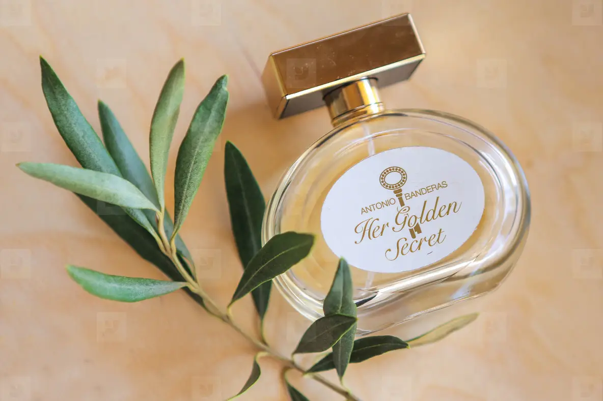 Bride Perfume Photo (190131) - YouWorkForThem