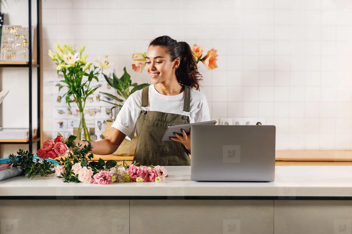 Woman Holding A Digital Tablet Photo (202763) - YouWorkForThem