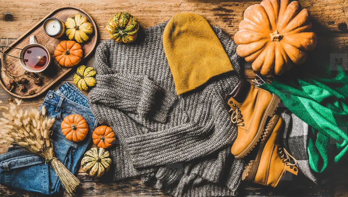 Autumn Trendy Women Outfit Layout Over Rustic Wooden Background Photo ...