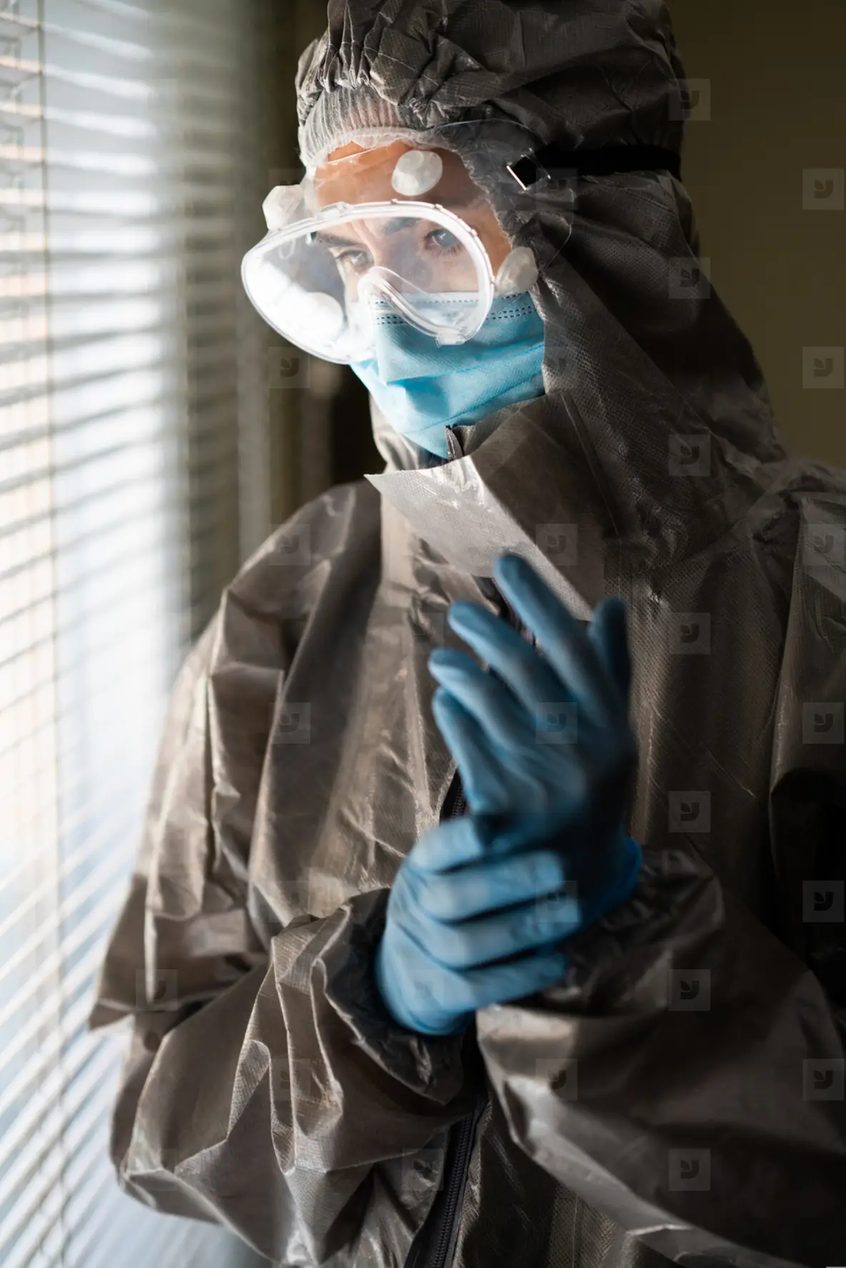 Female Doctor In PPE Personal Protective Equipment Photo (216001 ...