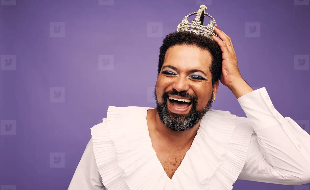 Cheerful Drag Queen With Crown Photo (234534) - YouWorkForThem