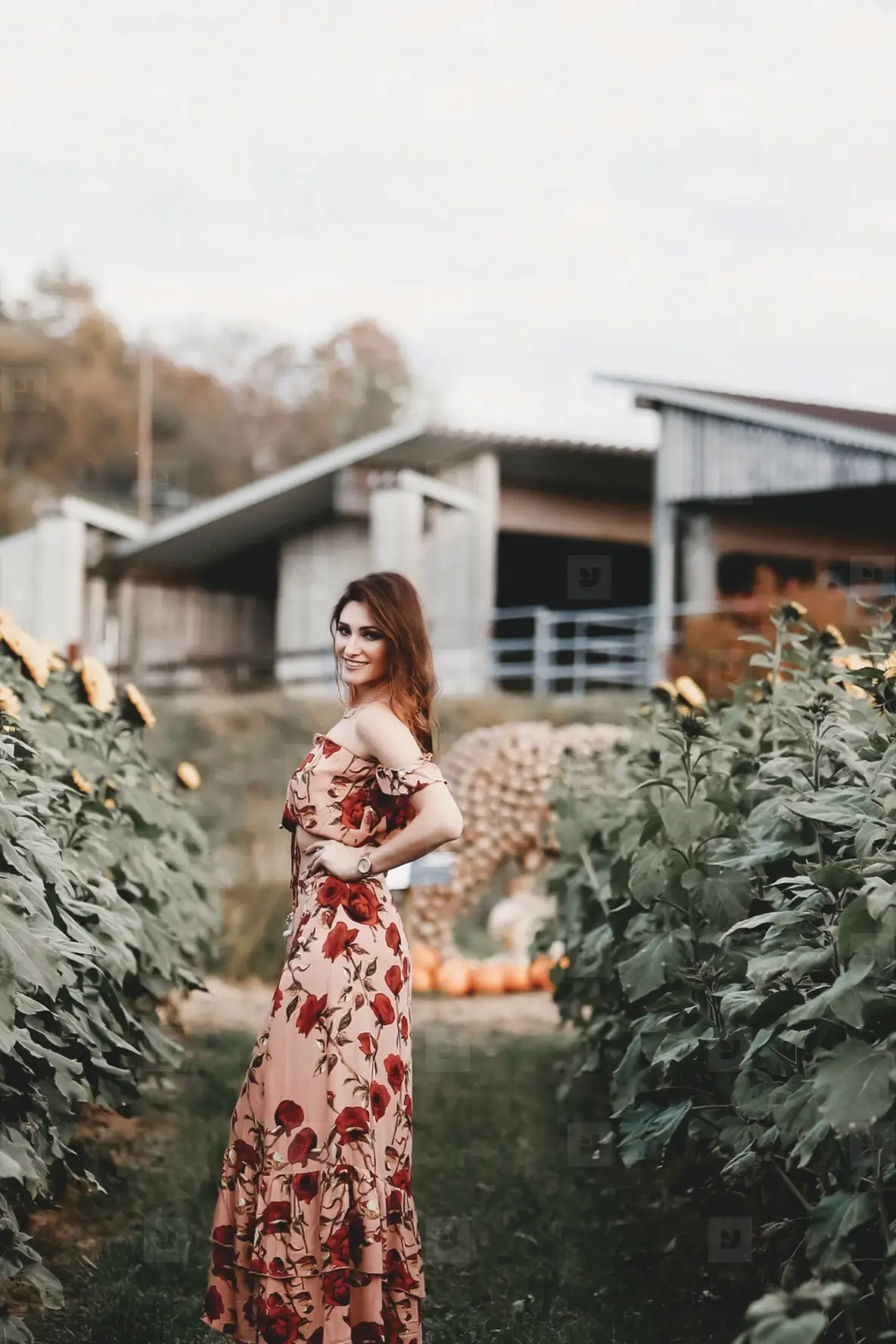 Beautiful Women During Fall 23 Photo (244908) - YouWorkForThem