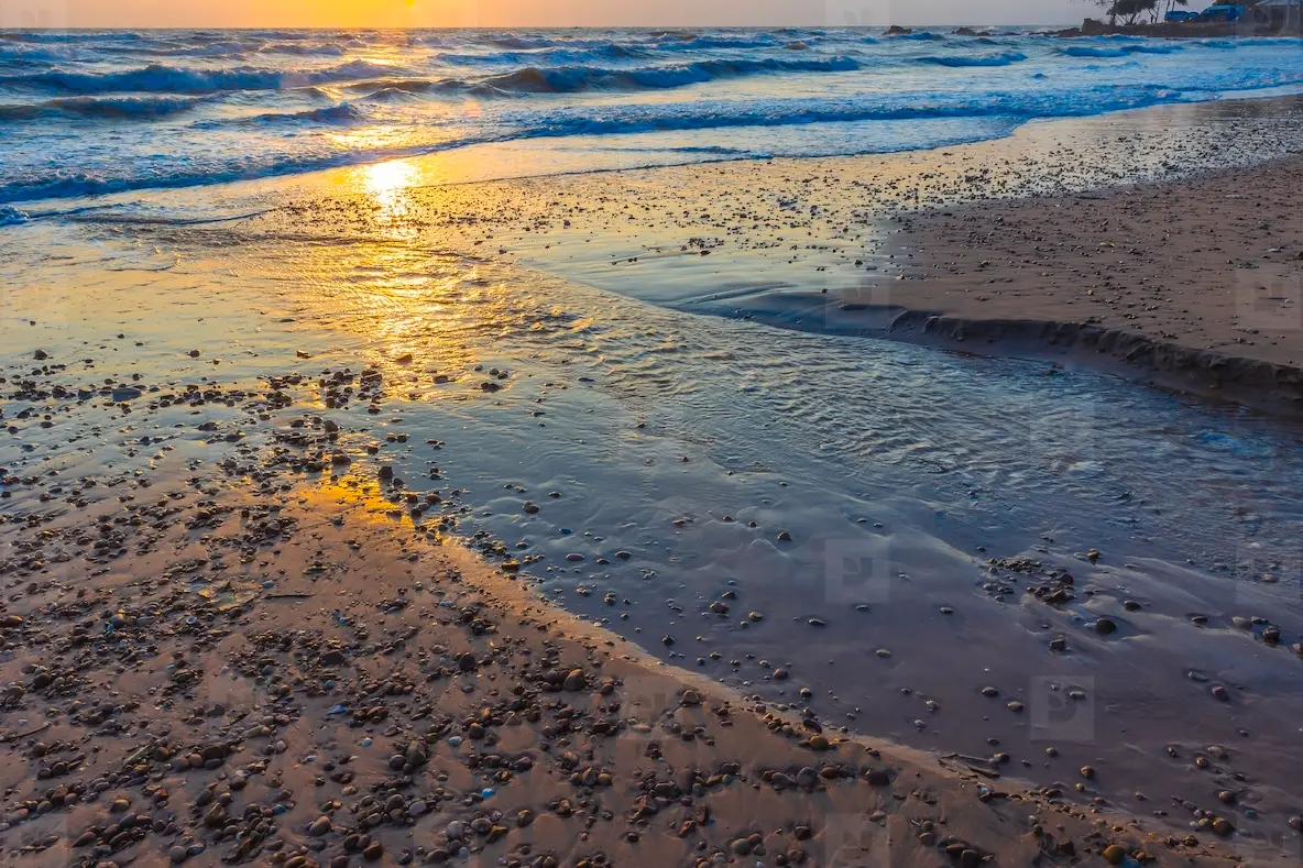 Beautiful Sea Waves In The Morning Sunrise Photo (249002) - YouWorkForThem