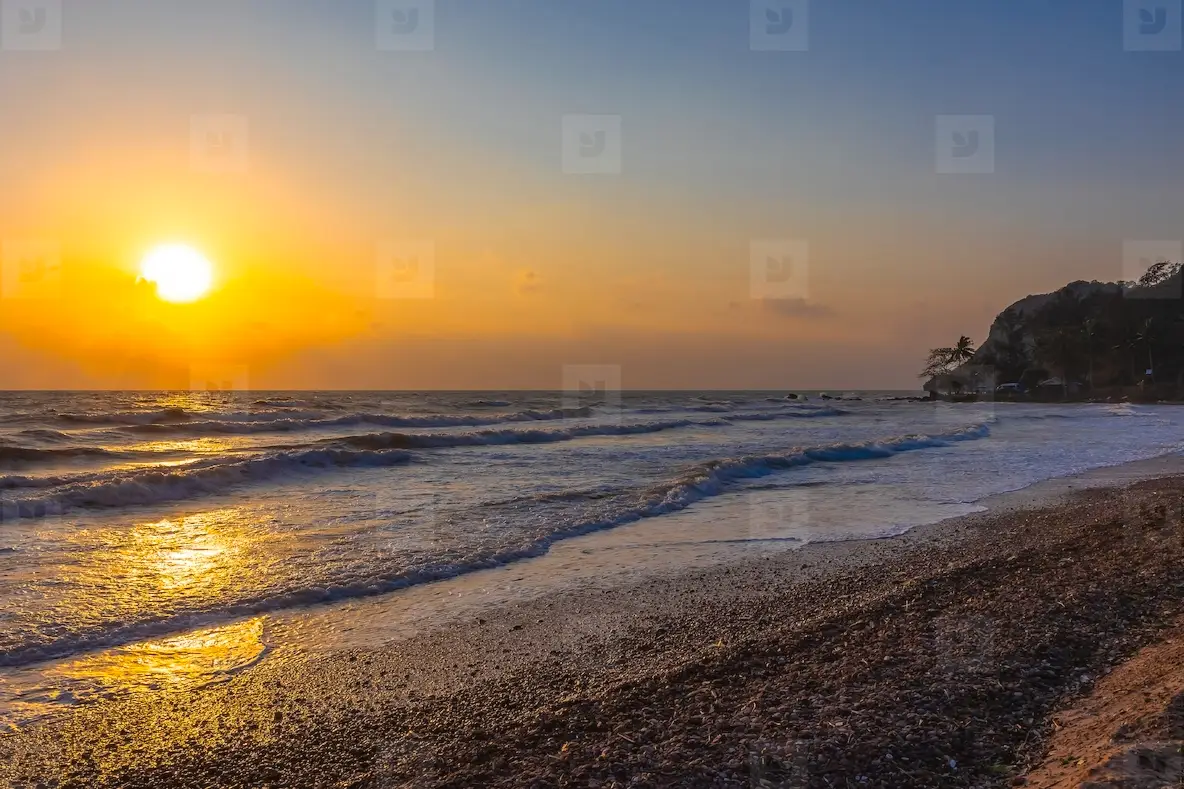 Beautiful Sea Waves In The Morning Sunrise Photo (249013) - YouWorkForThem