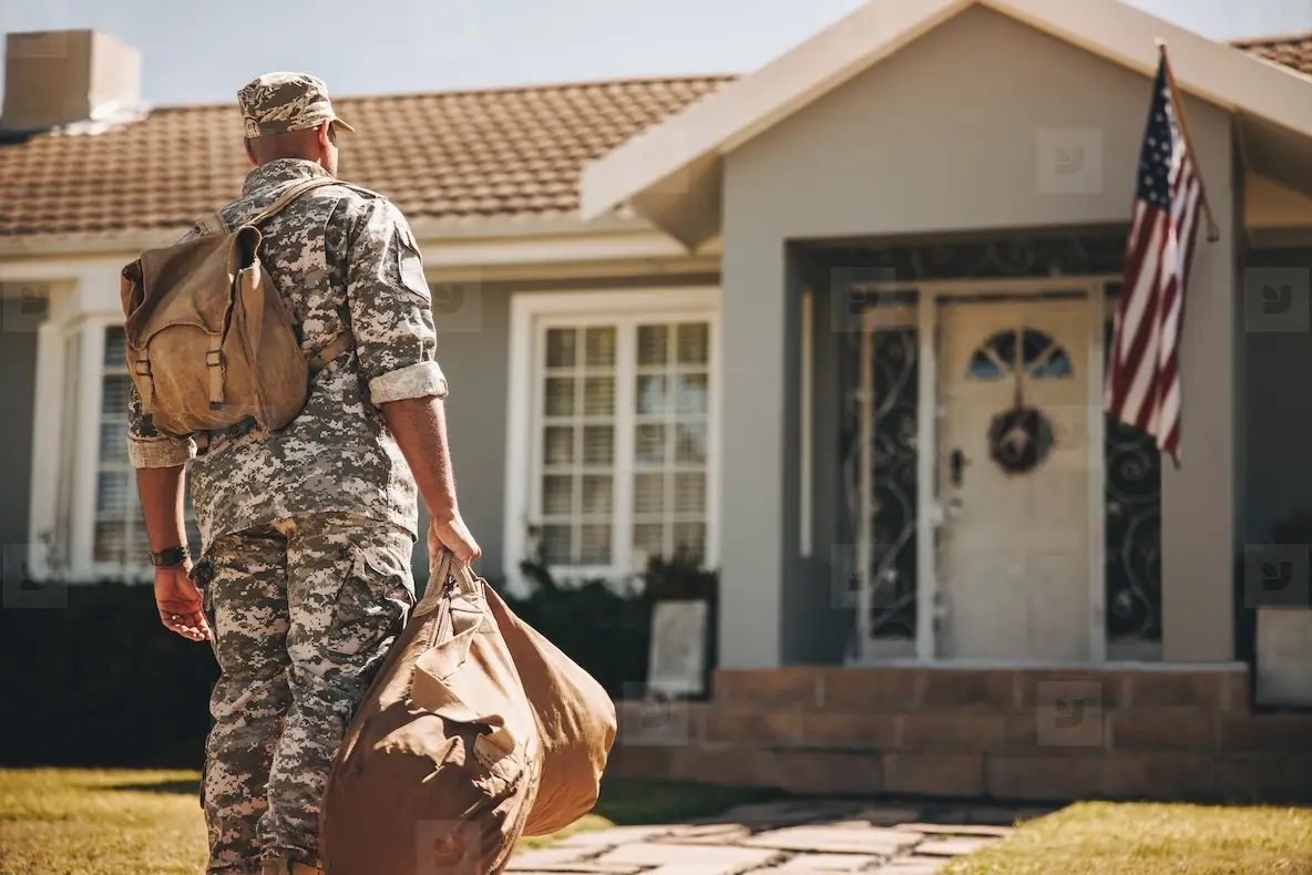 Soldier Returning From The Military Photo (263946) - YouWorkForThem