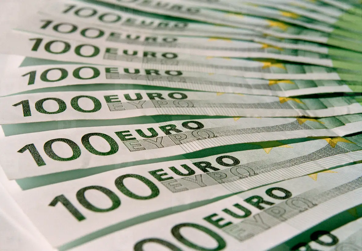 Do The Euro 11 Photo (71671) - YouWorkForThem