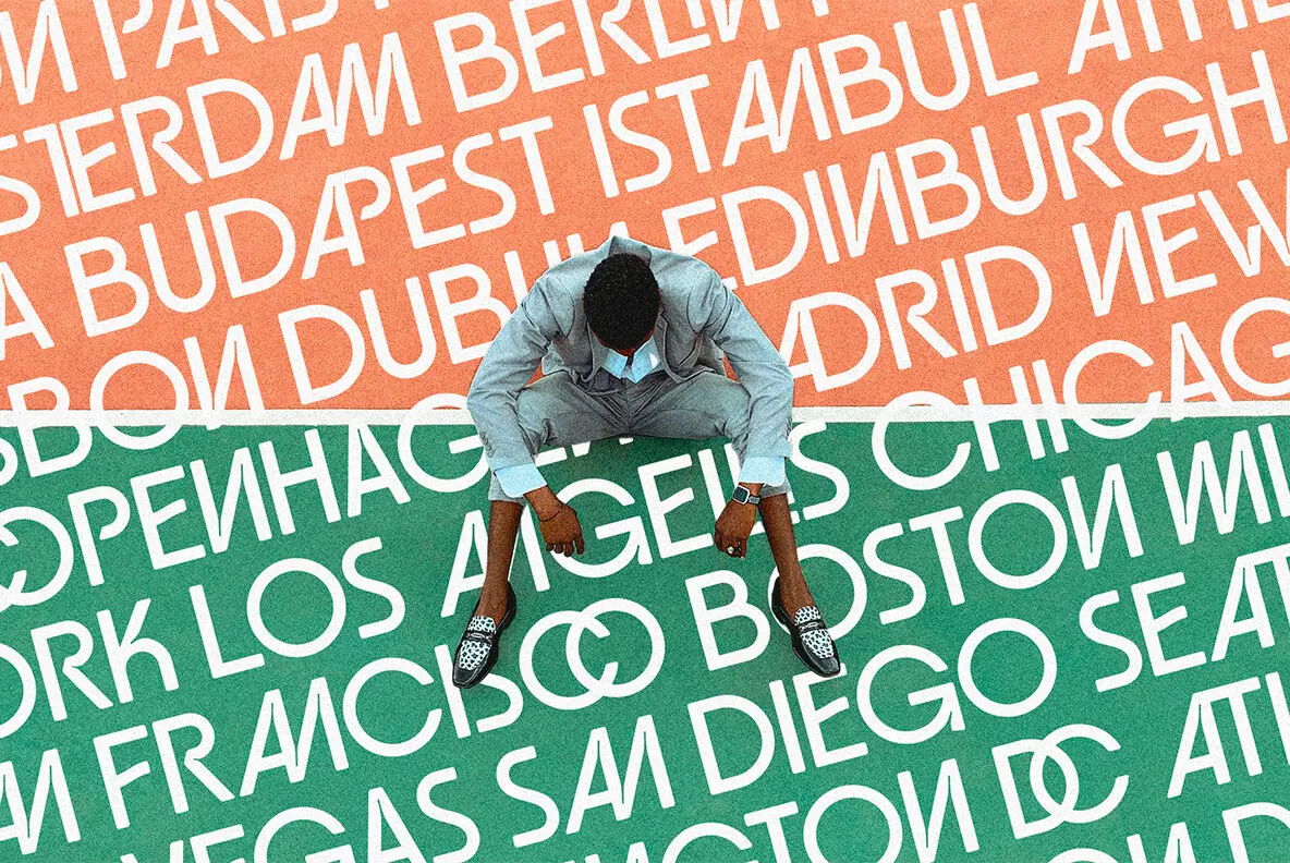 Refract Typeface Font - YouWorkForThem