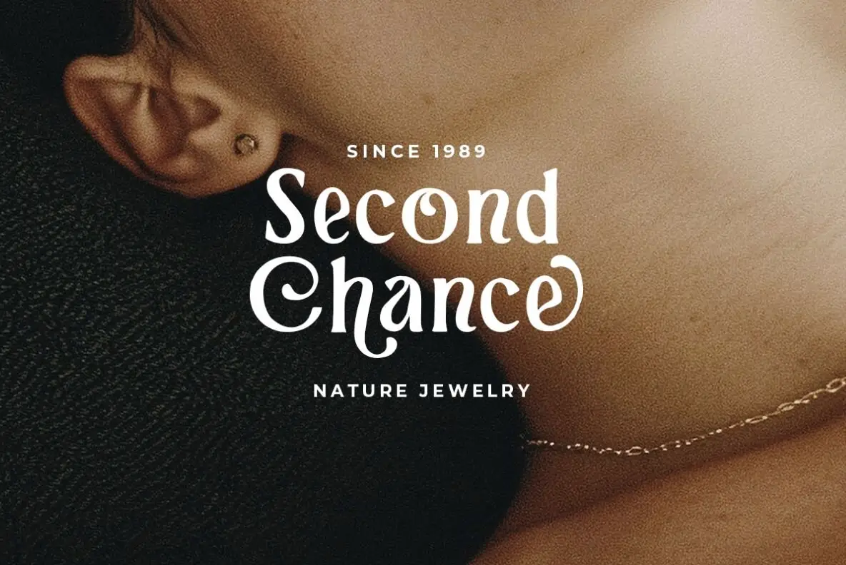 White Creams Font - FontPath