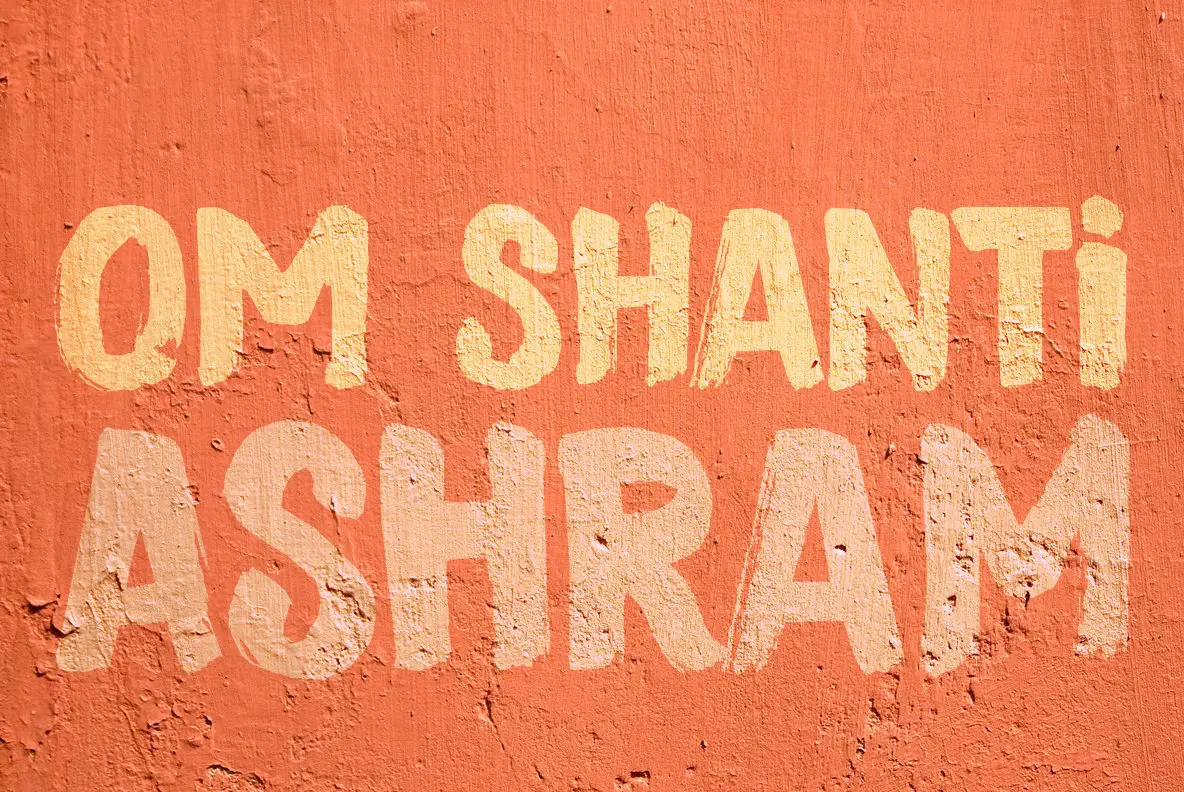 Smooth Brushings Font - FontPath