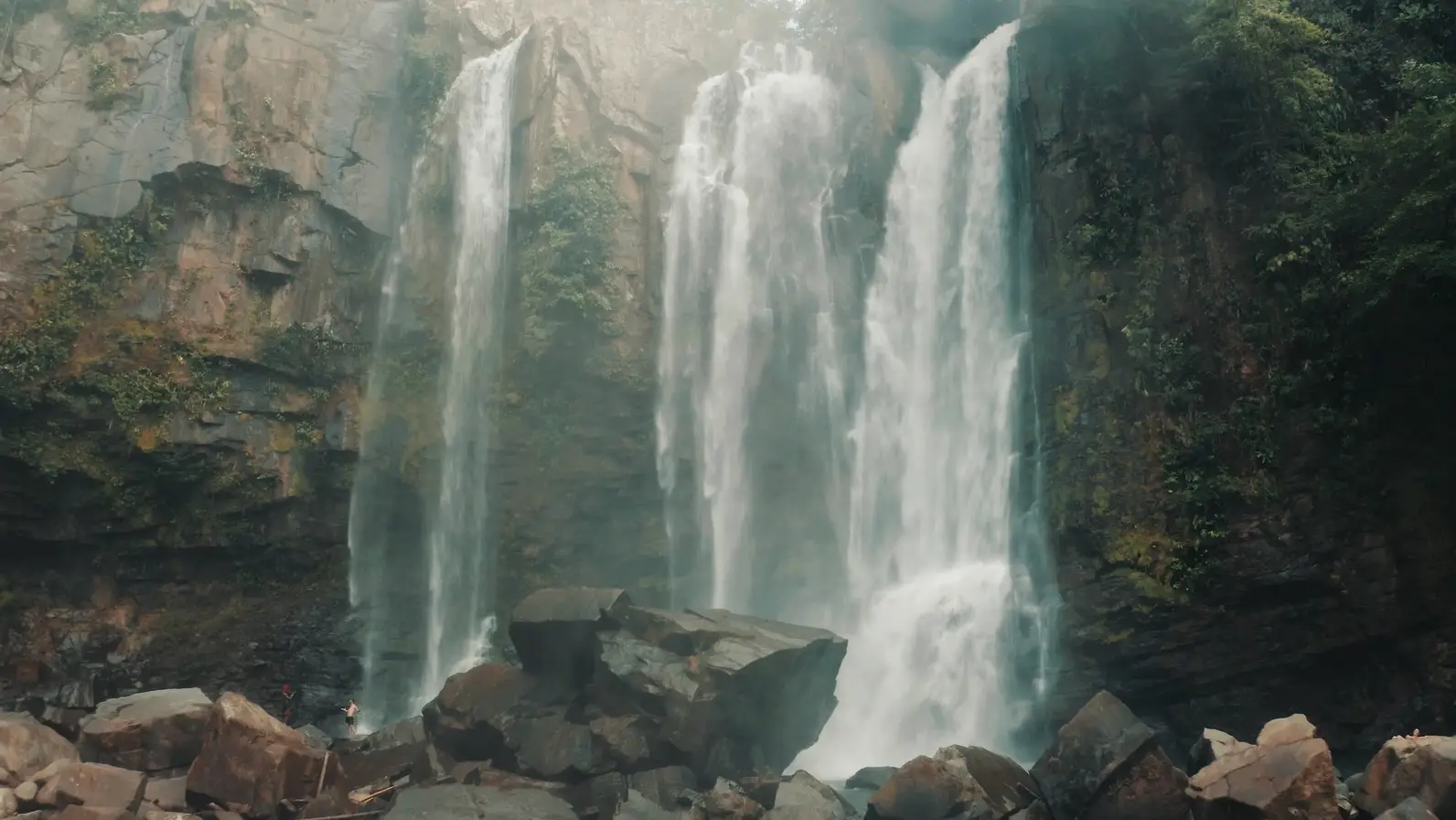 Nauyaca Waterfalls 13 (3784) Video - YouWorkForThem